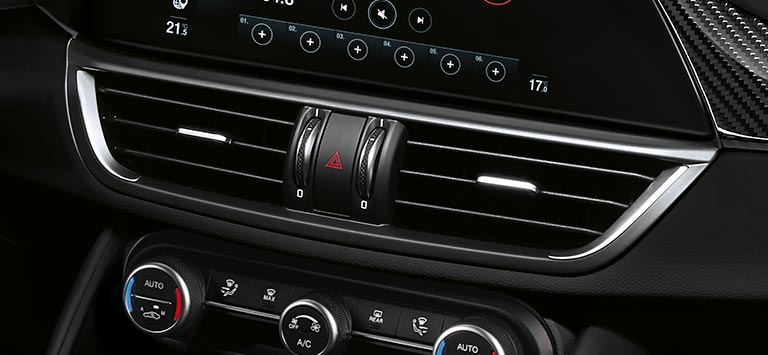 Alfa Romeo Giulia Quadrifoglio | Luxuslimousine | Alfa Romeo AT