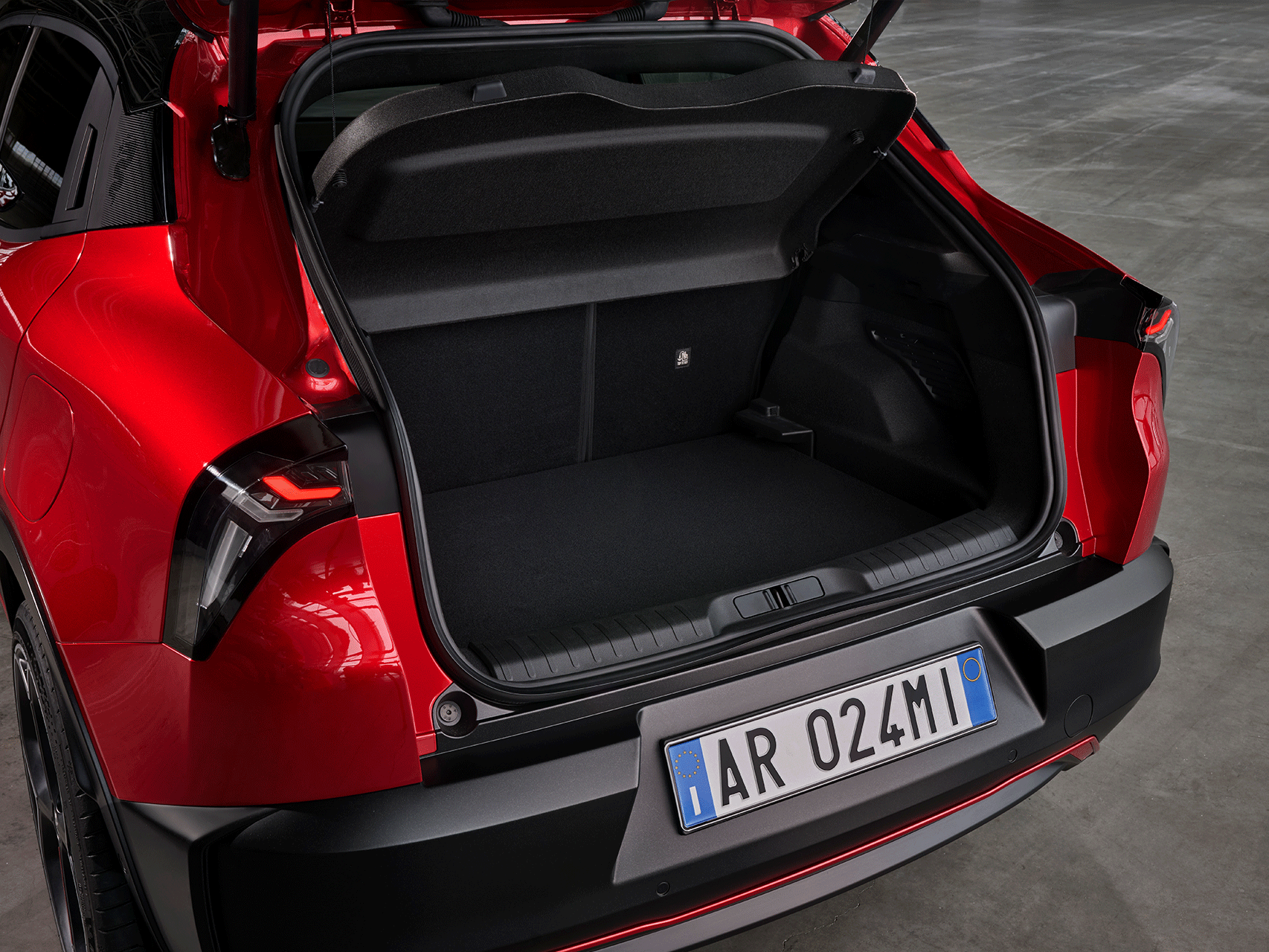 Alfa Romeo Junior Elettrica: Innen und außen | Alfa Romeo AT